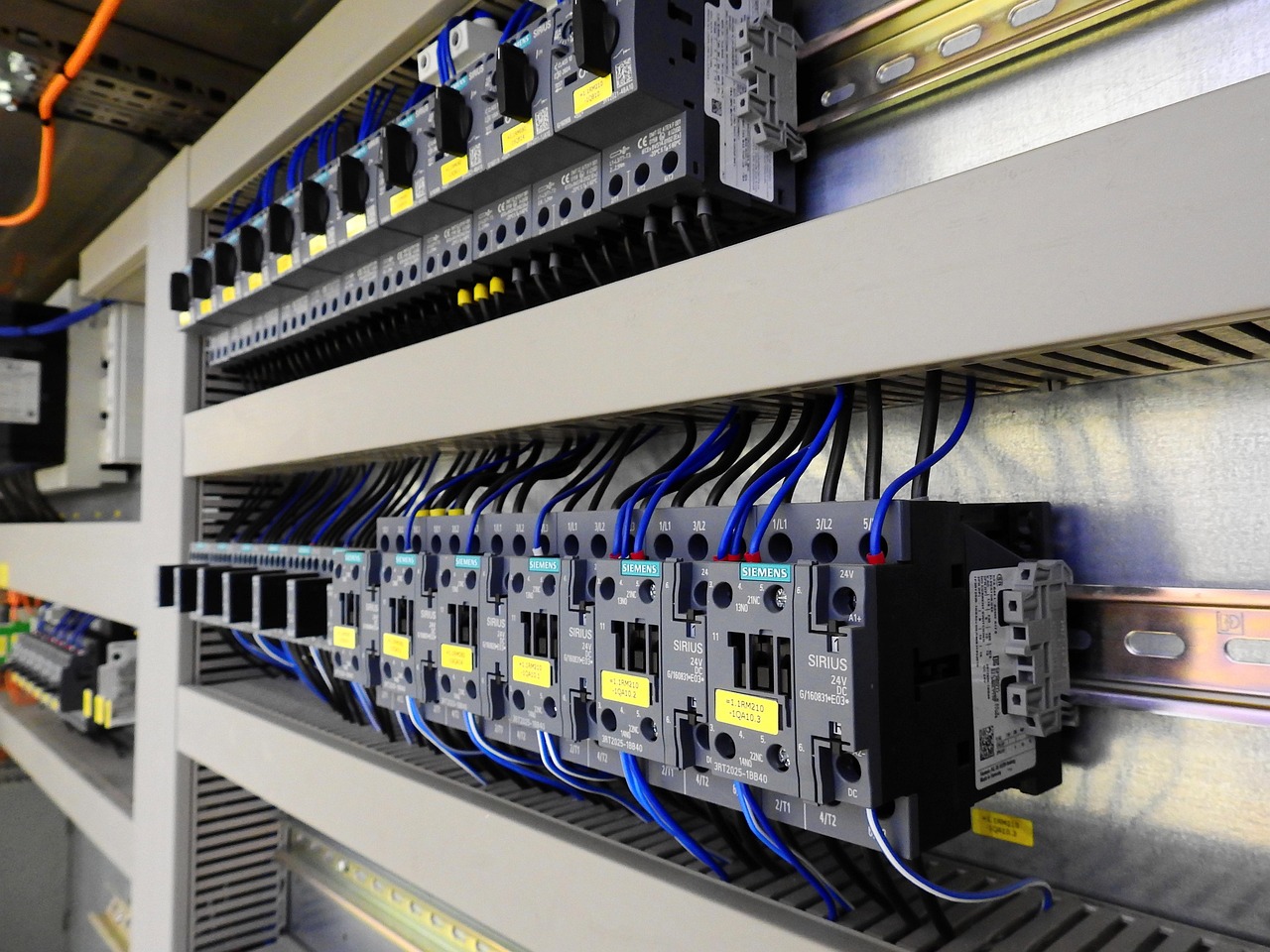 Circuit Breaker Tripping Causes in Texas: Fixes & Prevention